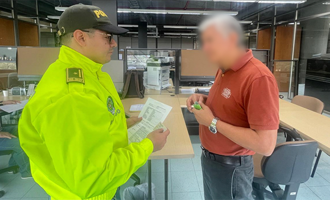 La Policía Nacional capturó a un exalcalde, a la ex secretaria de hacienda y a una auxiliar ...